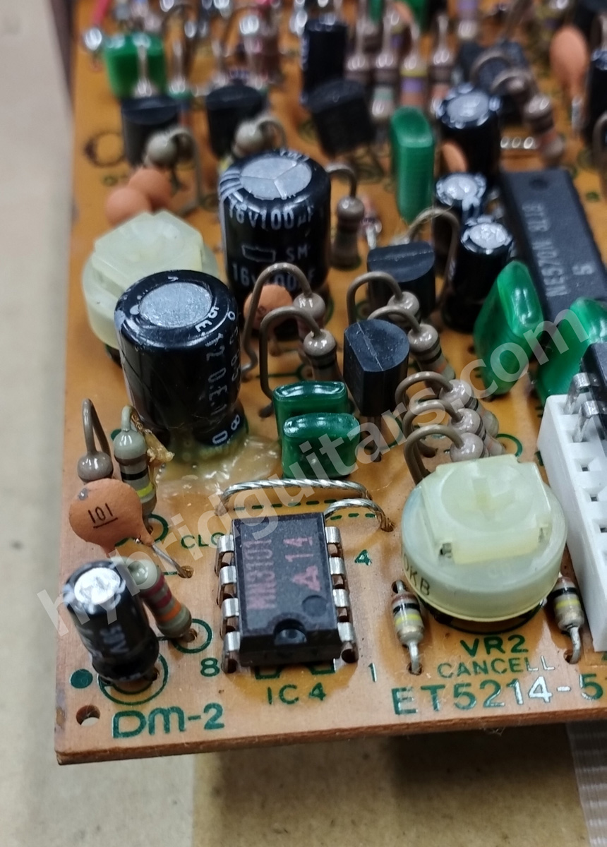 前期や後期以外も存在する？見分け方や最初期のBOSS DM-2も！ - HYBRID GUITARS Note